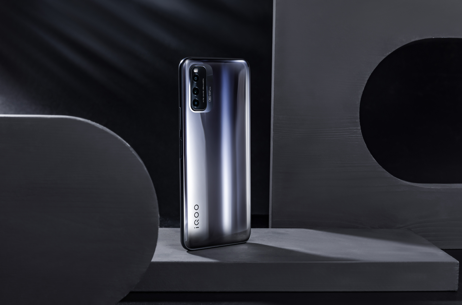 iQOO Neo5 活力版：两千价位段的强悍实力派_百科TA说