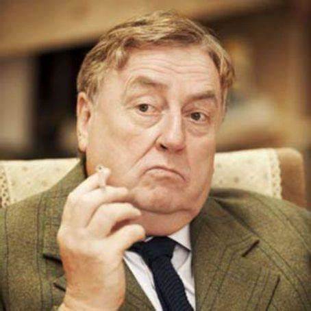 Desmond Barrit_百度百科