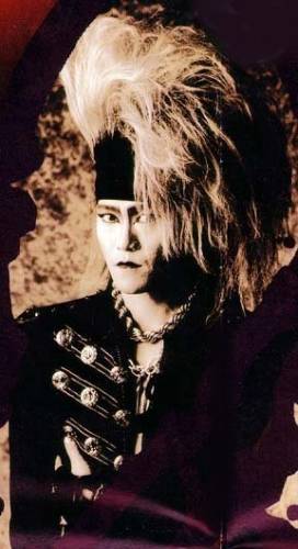 TOSHI（日本男歌手）_百度百科