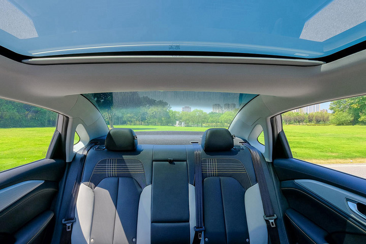 新车X问｜解析荣威i6 MAX插电混动如何？_百科TA说