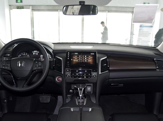 28万什么车好？凯迪拉克XT4和本田冠道谁档次高？读完懂了_百科TA说