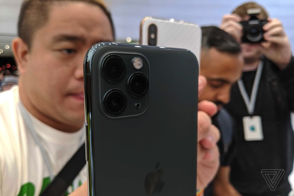 iPhone 11 Pro Max 上手玩，更强的性能以及拍照_百科TA说