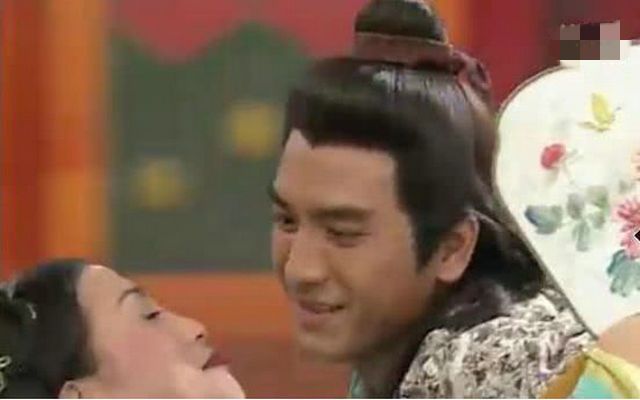 TVB演技派小生，一部剧分饰九角，至今都是经典_百科TA说