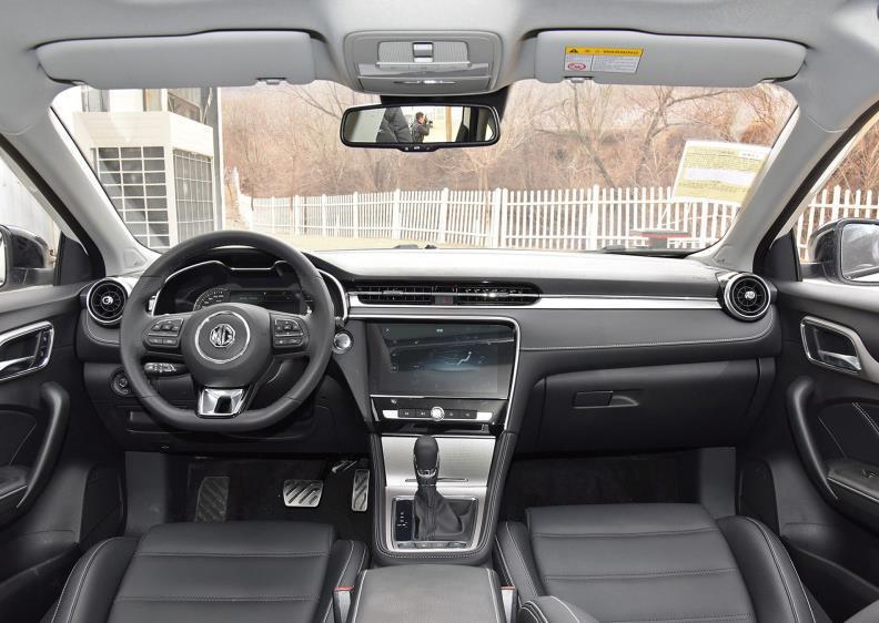 不顾家人反对，入手2019款名爵6，2400公里后说了实在话！_百科TA说