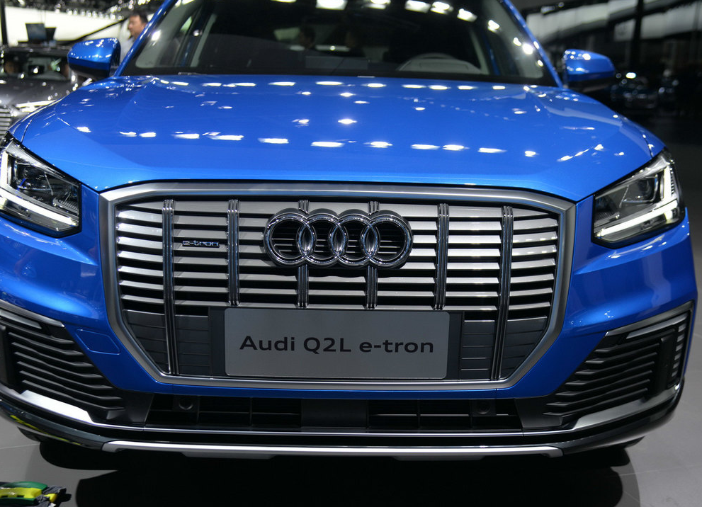 奥迪Q2L e-tron采用纯电动能源模式，动力表现适合城市代步_百科TA说