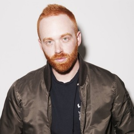 Sam Tinnesz_百度百科