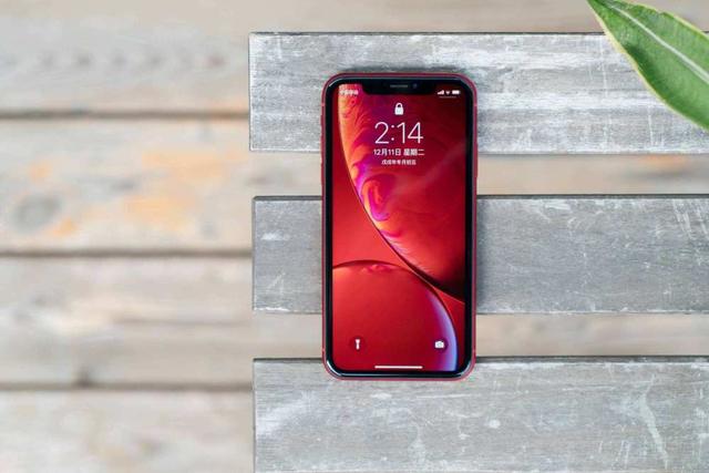 为iPhone12让路，库克下狠手，iPhone11即将跳水，你还会买吗？_百科TA说