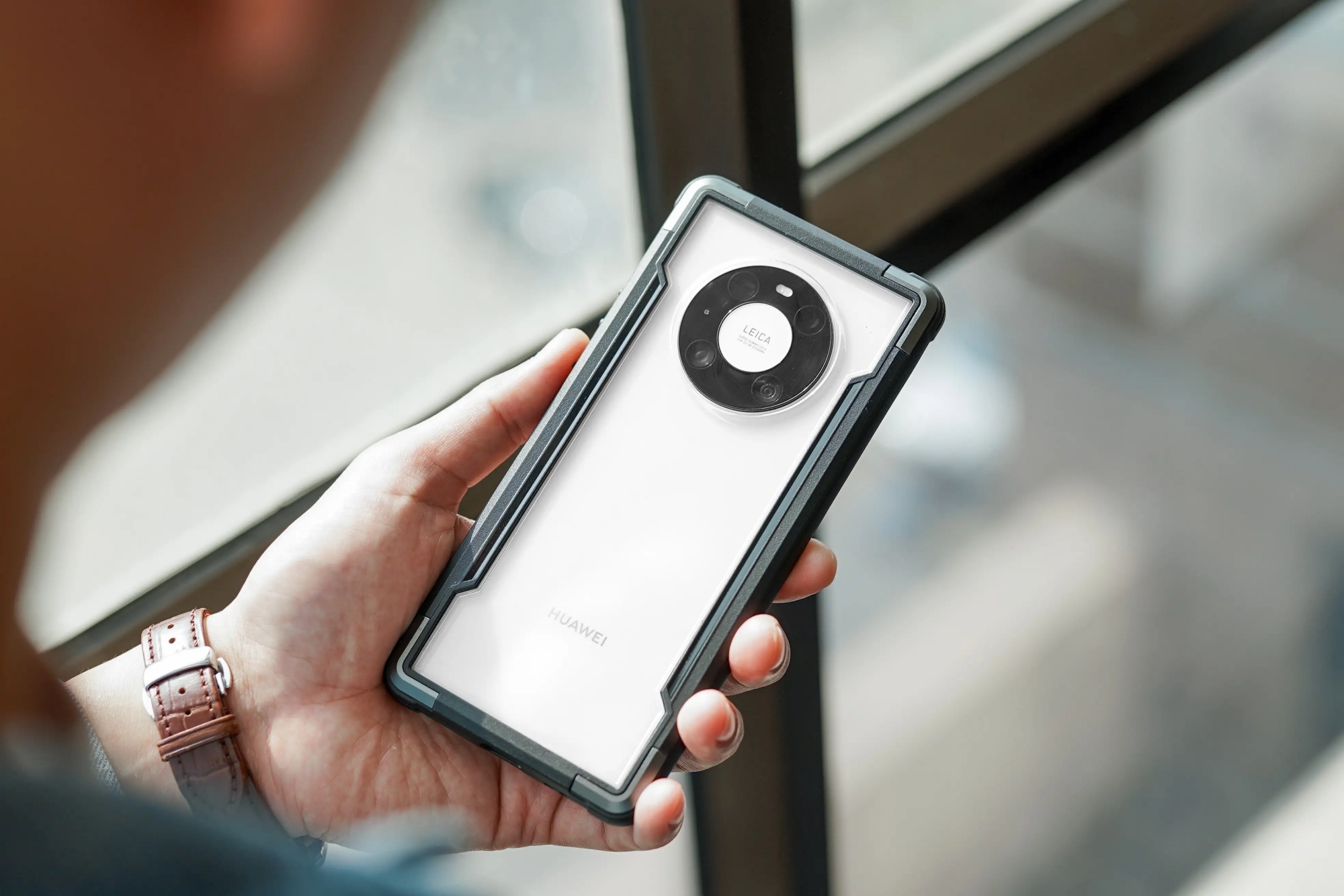 有决色华为Mate40手机壳加持，耐磨抗摔尽显优势_百科TA说