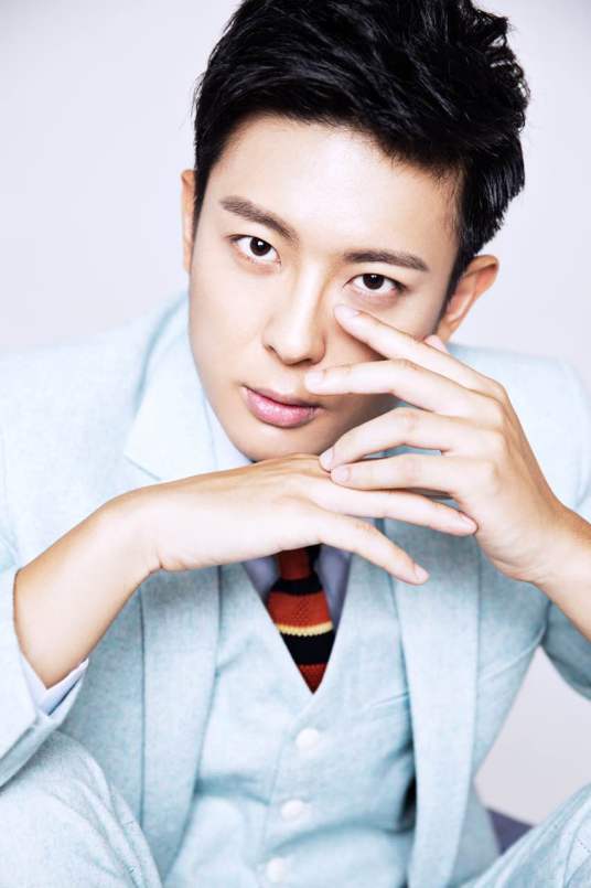 伊龙（中国男演员、制片人）_百度百科