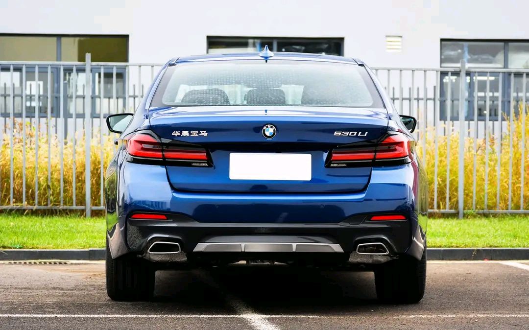 宝马5系 525Li到店实拍，比E级豪华，轴距超A6L，仅39万就能买_百科TA说
