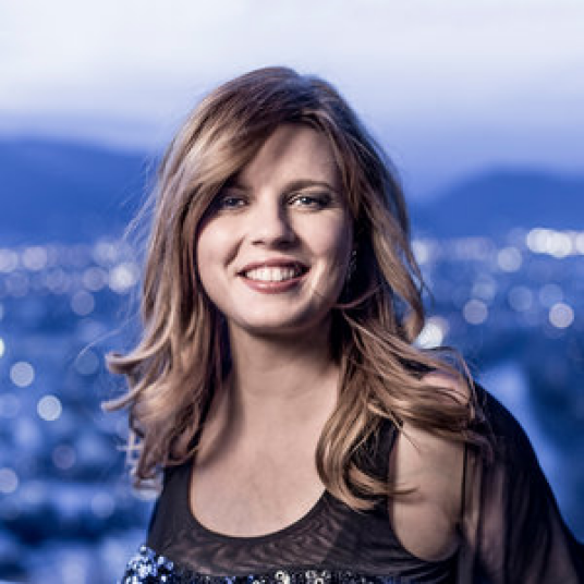 Simone Kopmajer_百度百科