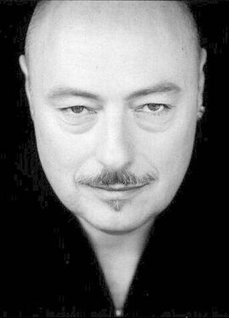 Stuart Aikins_百度百科