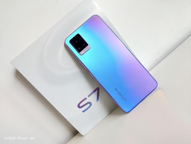 vivo S7体验：4400万双摄自拍，讨好女生原来如此简单_百科TA说