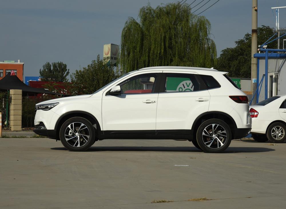 开完长安CS35PLUS，再开奔腾X40，车主：不分高低_百科TA说