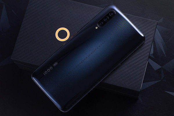 抢先领略5G网络的极速畅爽！买旗舰就选iQOO Pro 5G_百科TA说