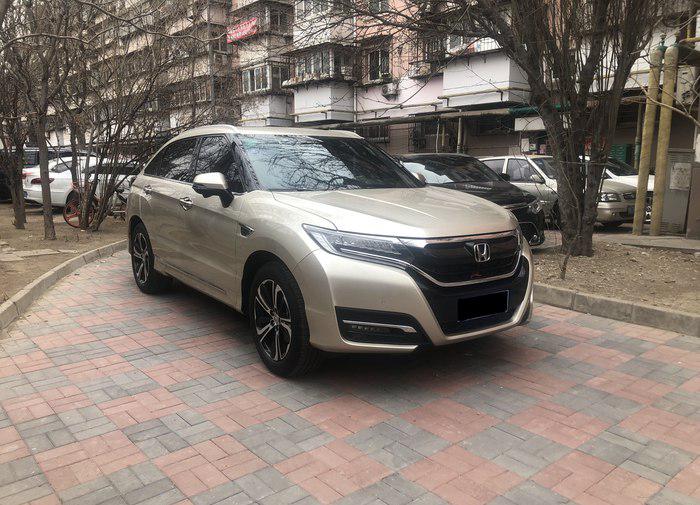 开过本田URV，又开大指挥官，哪辆车更好，车主耿直地说了感受_百科TA说