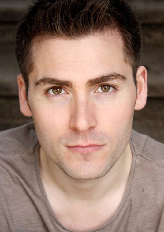 迈克尔·迪克森（英国演员）_百度百科