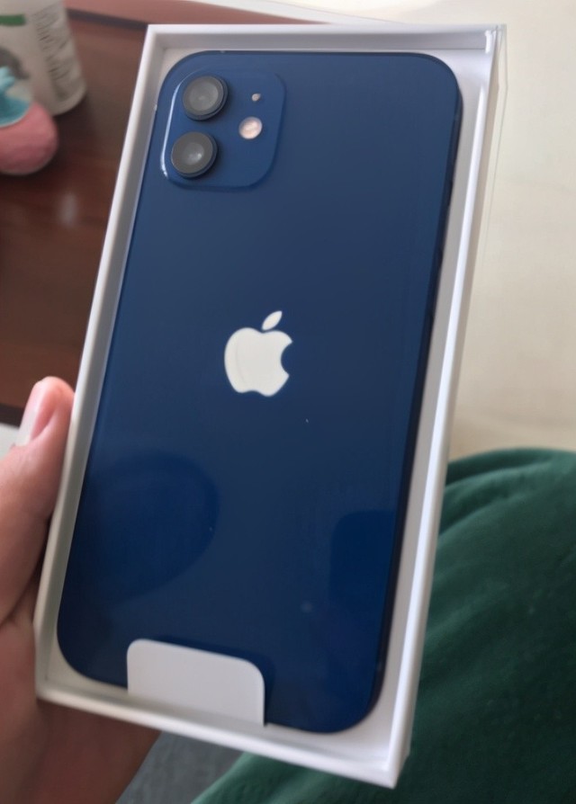 iPhone 12售价终于松动 128GB降价200元_百科TA说