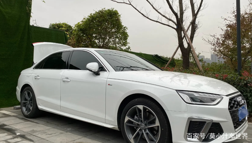 30万落地奥迪A4L，车主晒出油耗后：让很多车主羡慕_百科TA说