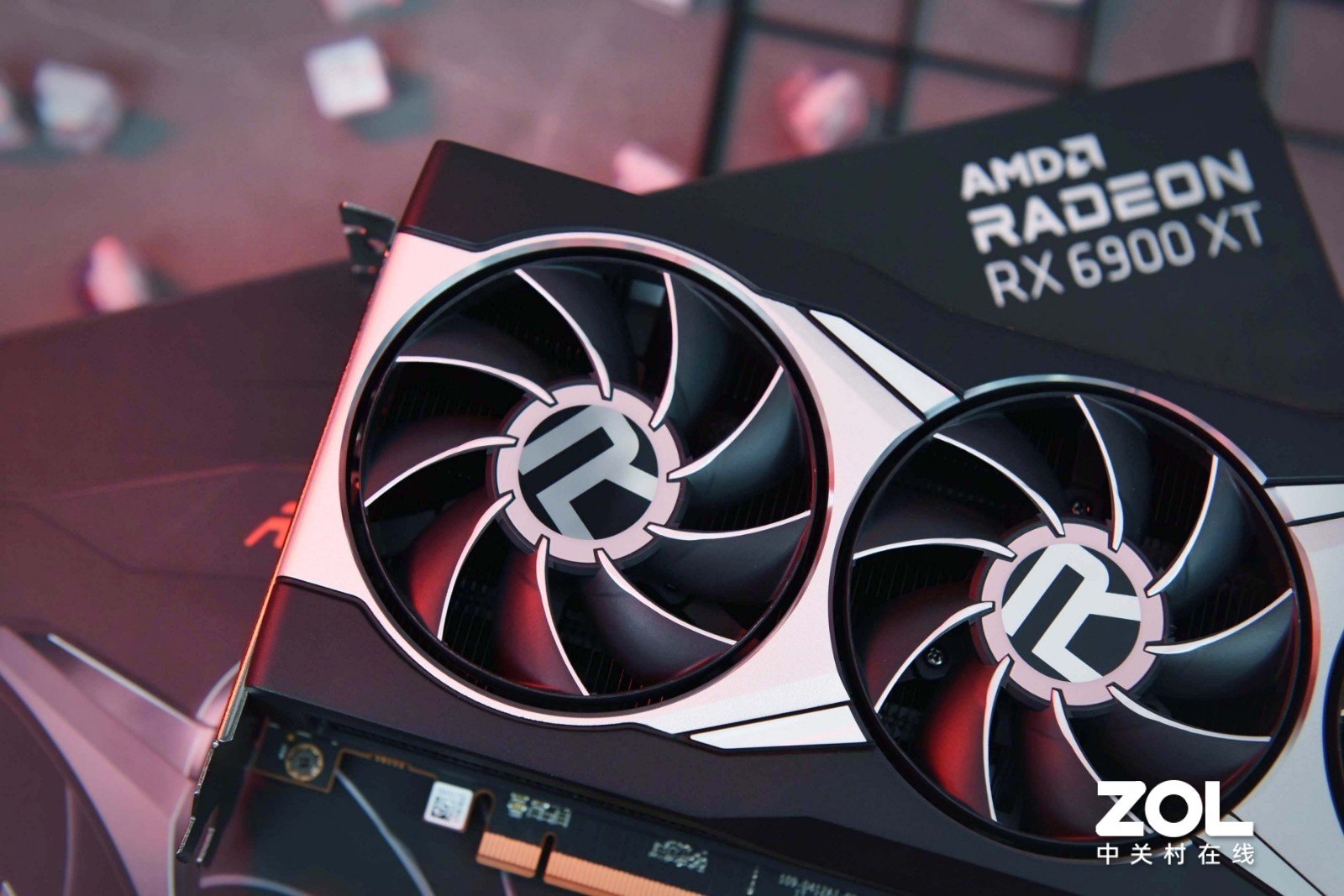 A卡新卡皇 AMD Radeon RX 6900 XT美图_百科TA说
