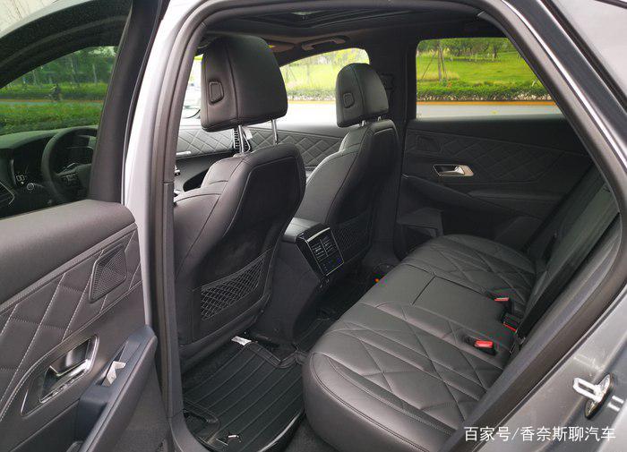 毫不犹豫，28万喜提DS7，仅开5个月，车主：这驾驶感受说来话长_百科TA说