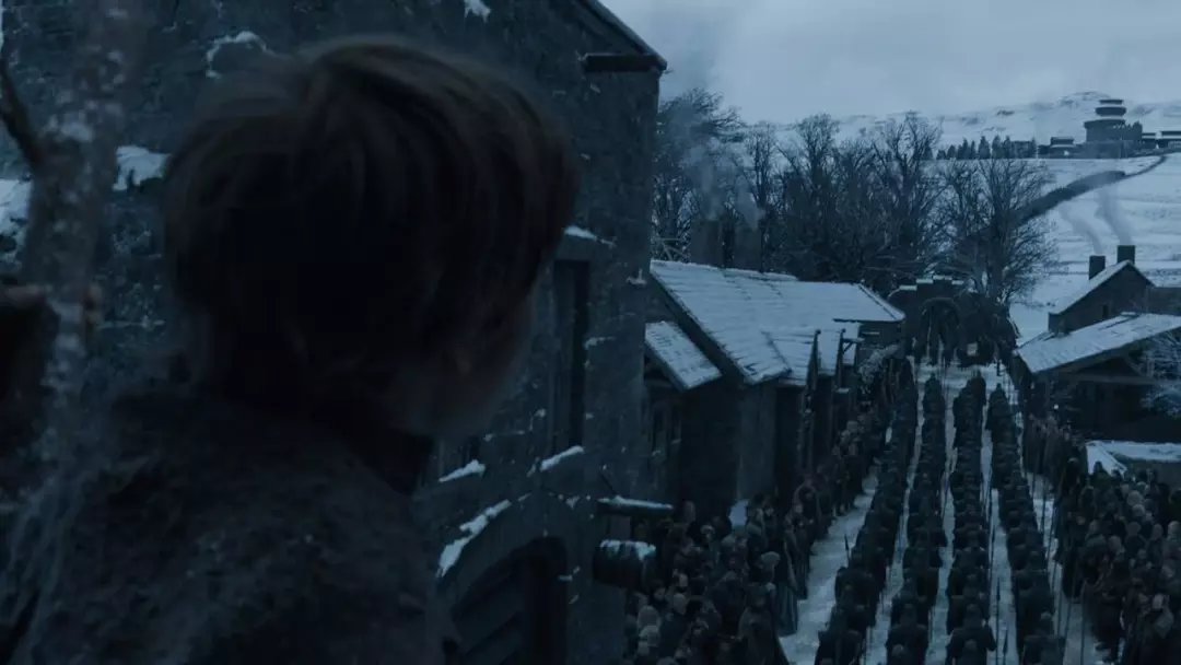 GOT·S8E1：两“女王”争风吃醋，琼恩成“驯龙高手”！_百科TA说
