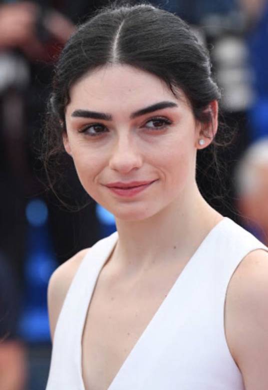 Hazar Ergüclü_百度百科