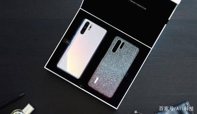 借鉴华为P30，小米CC9推出星芒钻慕壳，这波操作你怎么看？_百科TA说