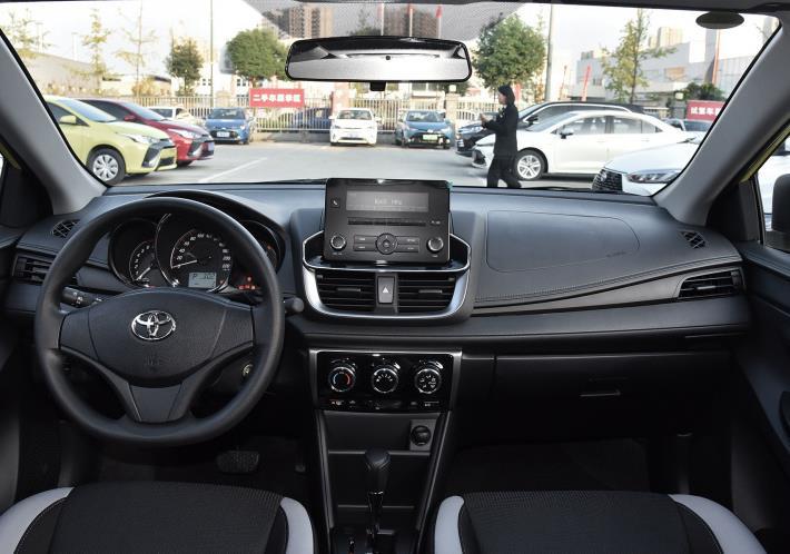 月收入7900，选车坚持怒提YARiSL致炫，车主说了大实话_百科TA说