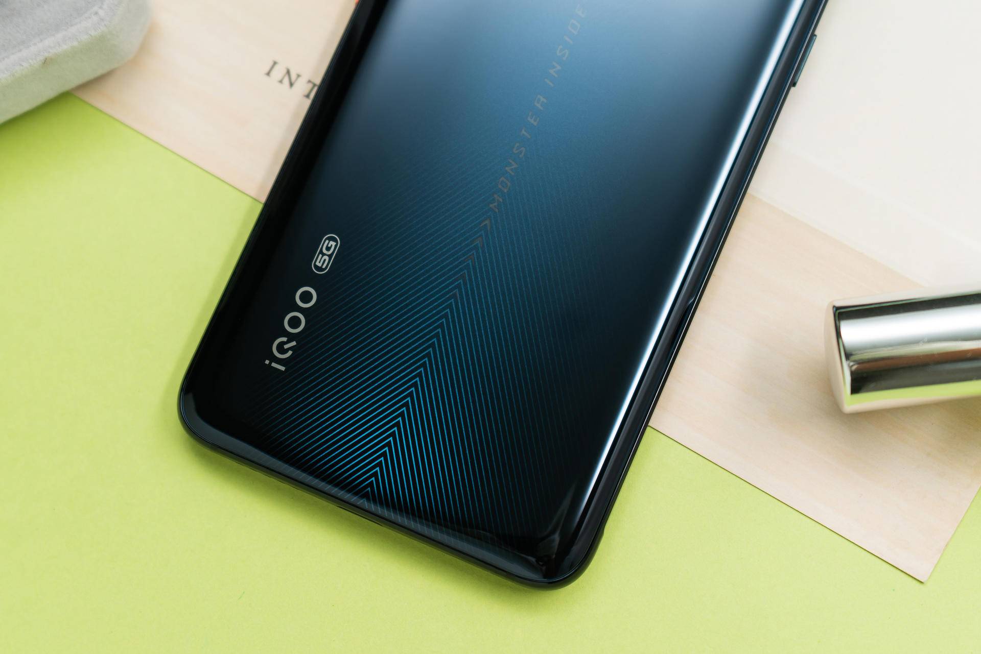 主打性能的5G旗舰会有多酷？用一组iQOO Pro 5G版美图告诉你_百科TA说