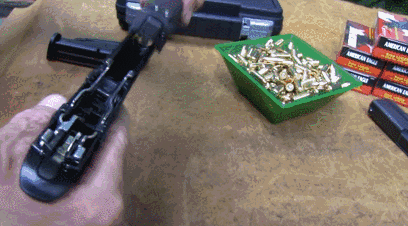 美军测试即将换装的新式M17手枪，使用国际公约禁止的空尖弹_百科TA说