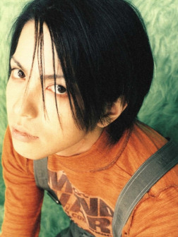 HYDE（日本男歌手、摇滚乐队彩虹乐队主唱）_百度百科