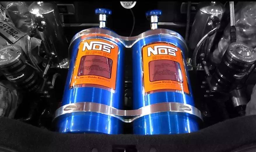 极品飞车里能喷射加速的“氮气”，竟然还是瘾君子的最爱？_百科TA说