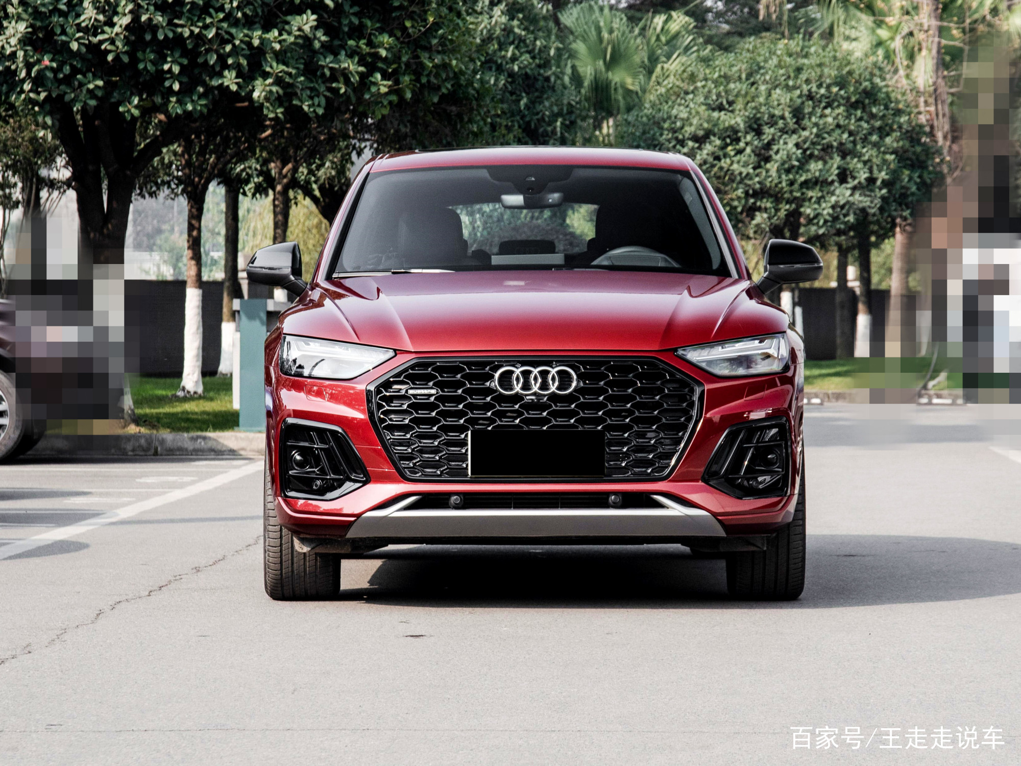 奥迪Q5L“新车型”来了，轿跑风格设计，40来万还买奔驰GLCL？_百科TA说