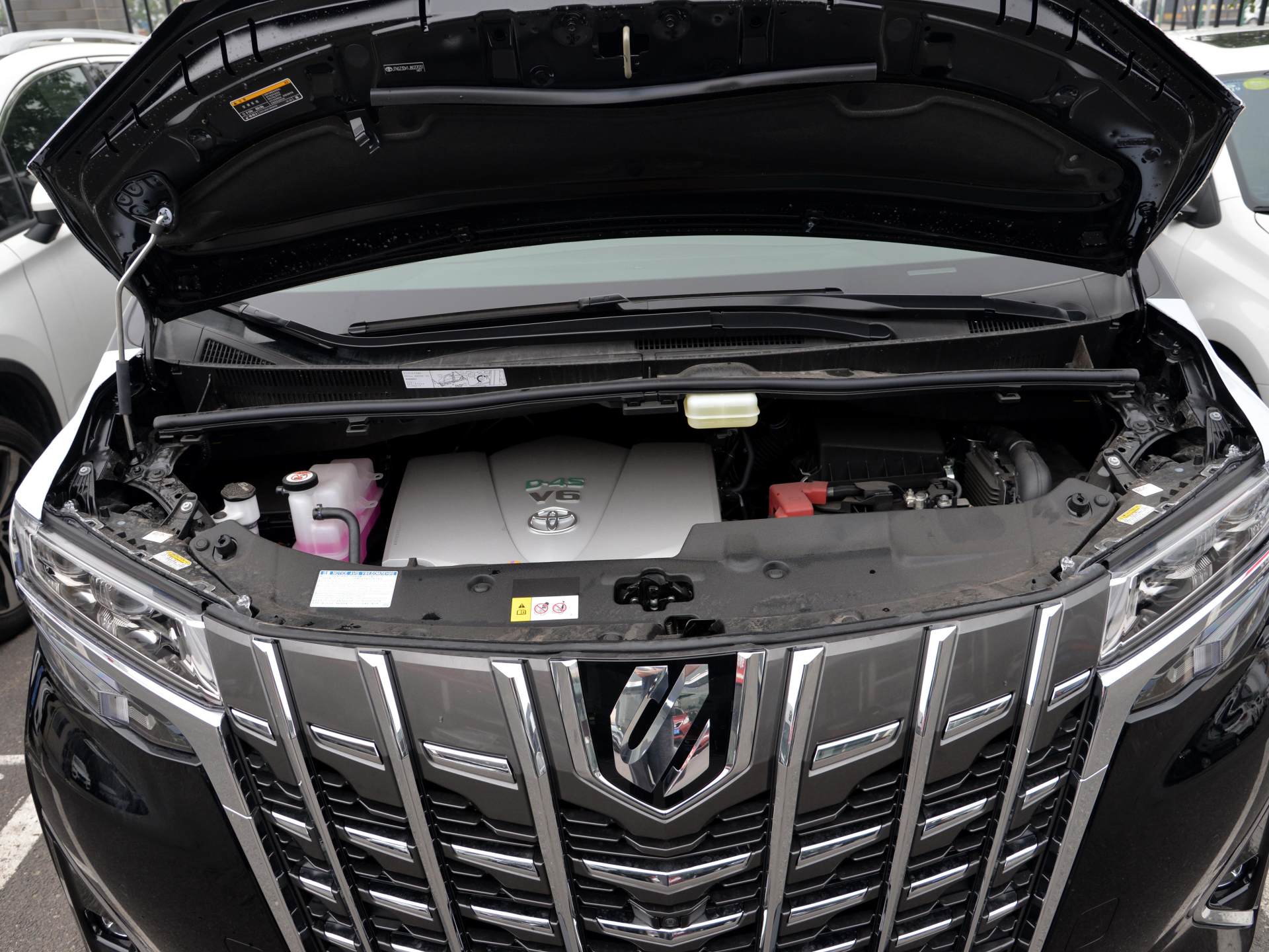 MPV中的王者埃尔法，3.5L+8AT，配定速巡航，售价百万_百科TA说