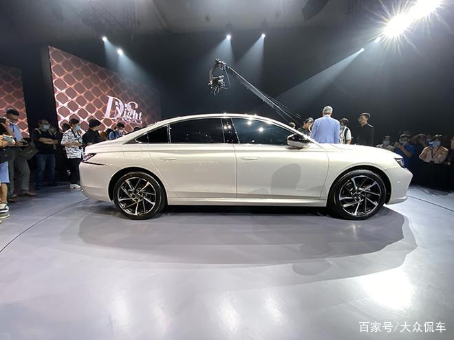 采用最新设计语言，DS 9正式在国内首发_百科TA说