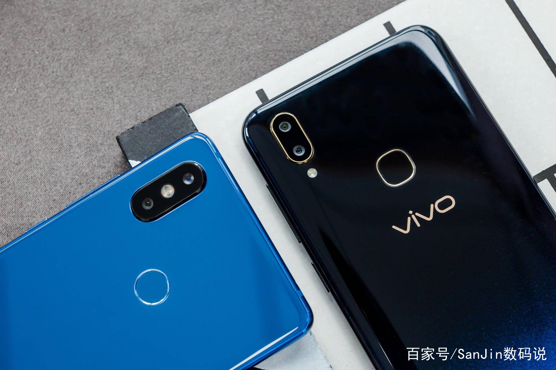 360度无死角，十张高清大图对比小米8SE与vivo Z3_百科TA说