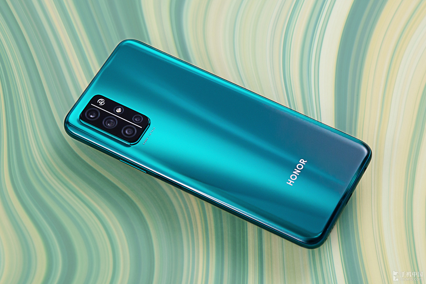 荣耀30S图赏：梦幻蝶羽加身 感受麒麟820的美由“芯”生_百科TA说