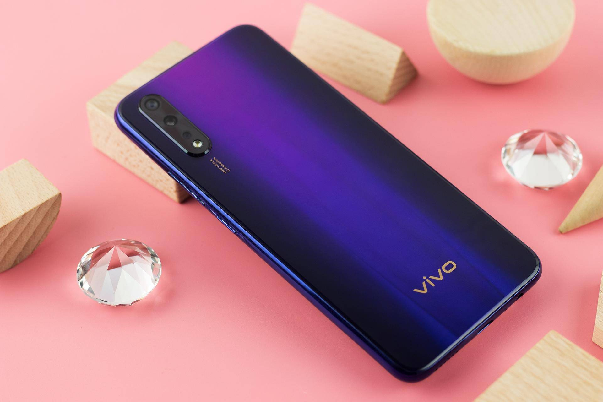 vivo Z5开启预售，性价比或成亮点之一_百科TA说