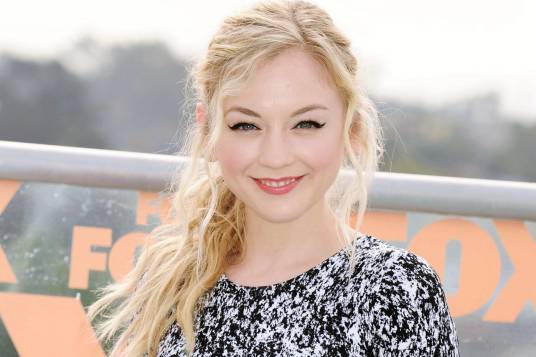 Emily Kinney（歌手）_百度百科