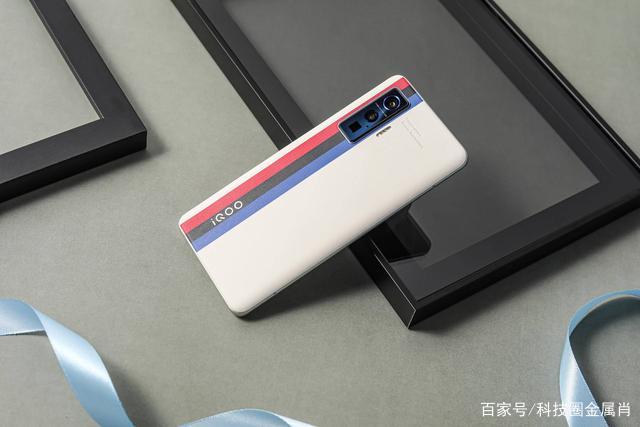 iQOO 5 Pro搭载的120W 超快闪充，充满电只需15分钟？_百科TA说