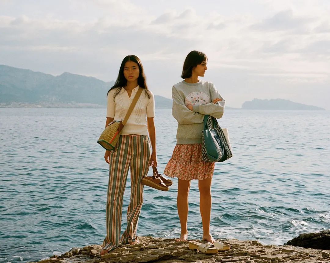 Chloé关闭副线，中产不爱“轻奢”了？_百科TA说