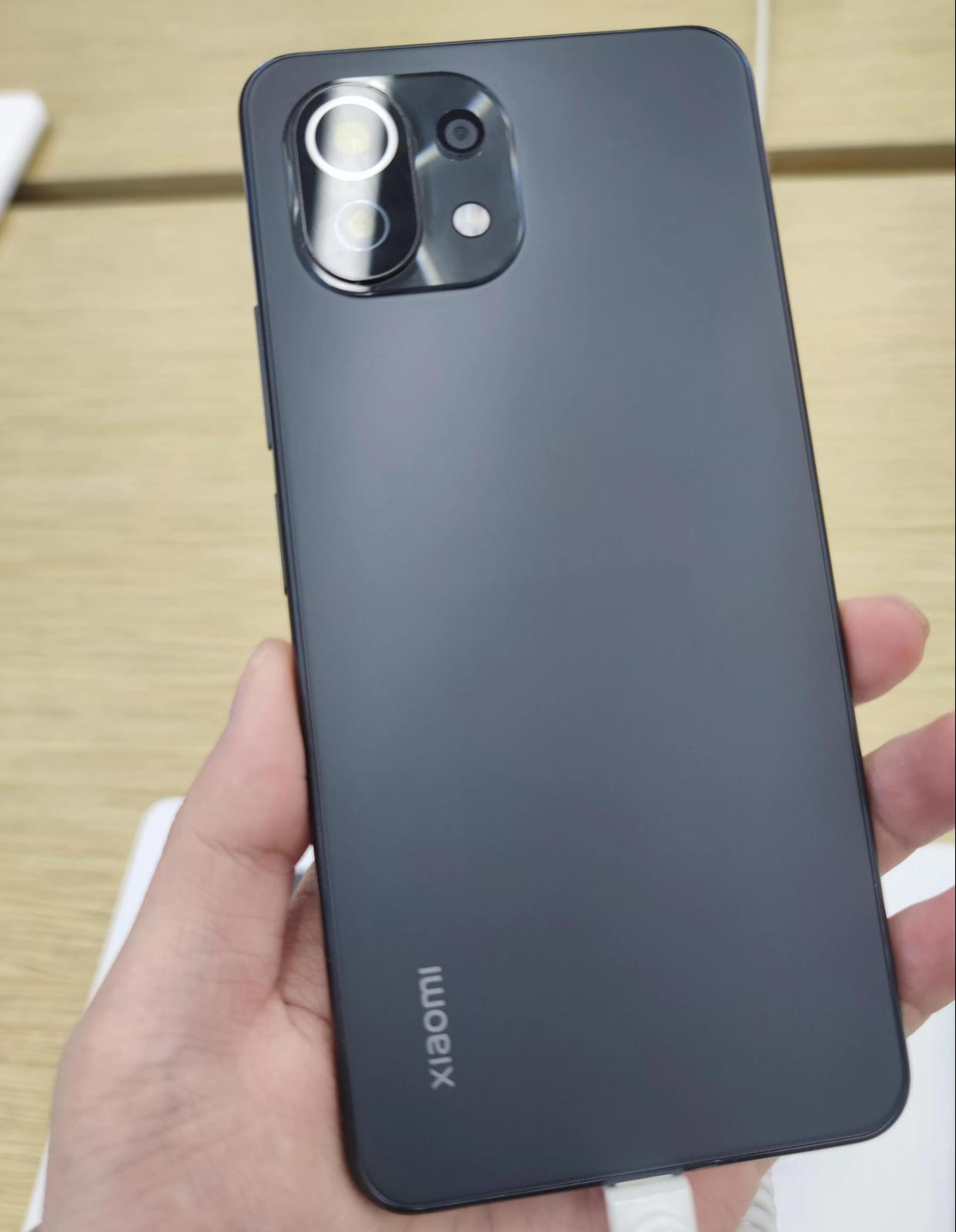 小米11青春版测评：骁龙780G性能也不错，玩游戏流畅_百科TA说