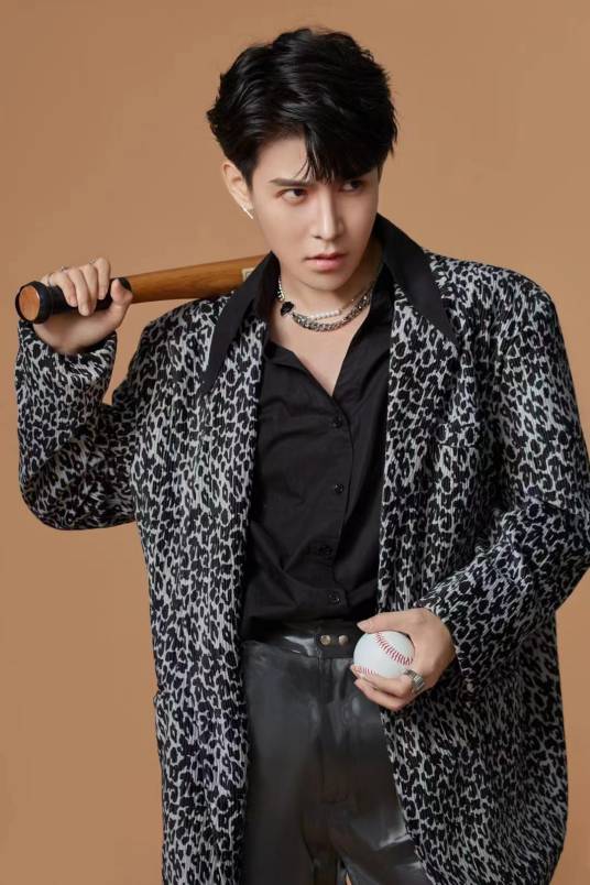 李子鋒 (Li Zi-Feng) | 中国縦型ショートドラマ限定！俳優&女優図鑑