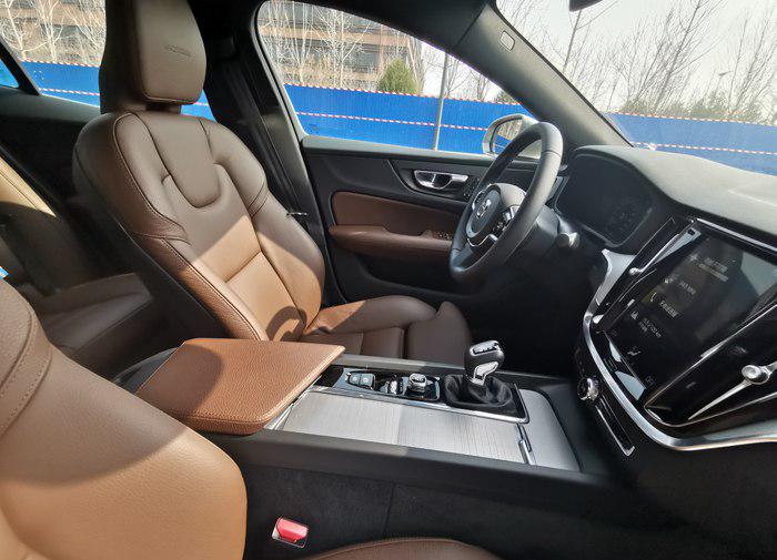 开完沃尔沃S60，再换了凯迪拉克ATSL，谁更优秀？车主道出差距_百科TA说