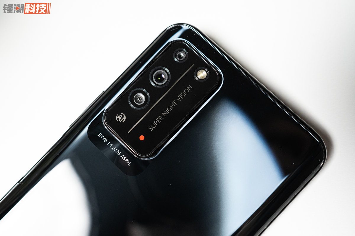 荣耀X10 为何流畅性碾压竞品，麒麟 820 芯片是最大功臣_百科TA说