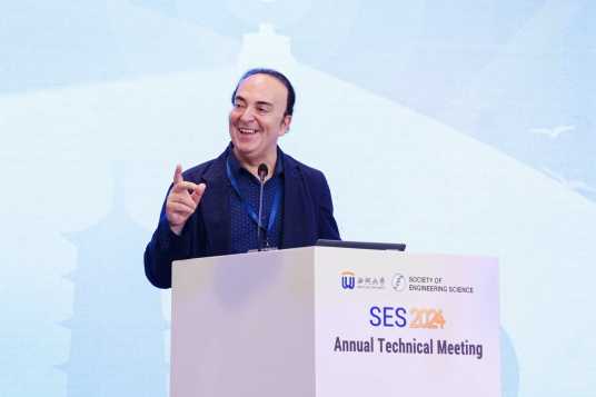 George Karniadakis_百度百科