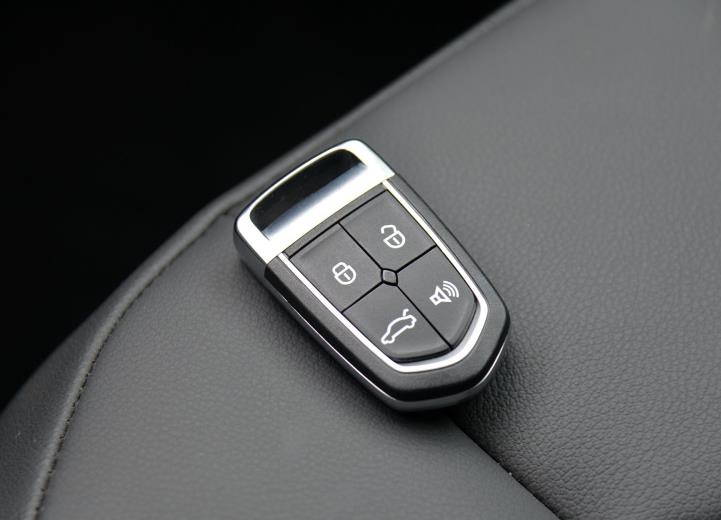 宝沃BX6值得入手吗？开宝沃BX6是什么体验？车主说了七个字_百科TA说