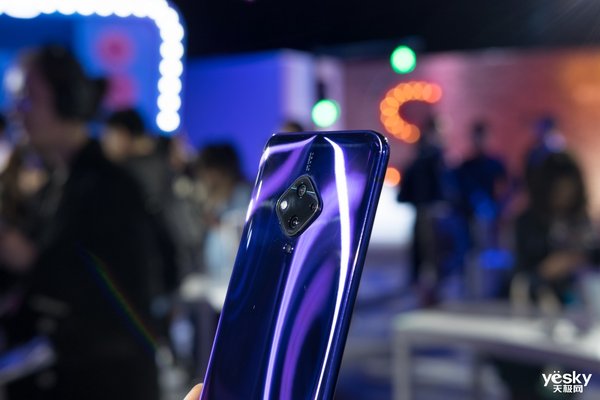 摆脱惯性的菱形ID设计 vivo S5现场上手图赏_百科TA说