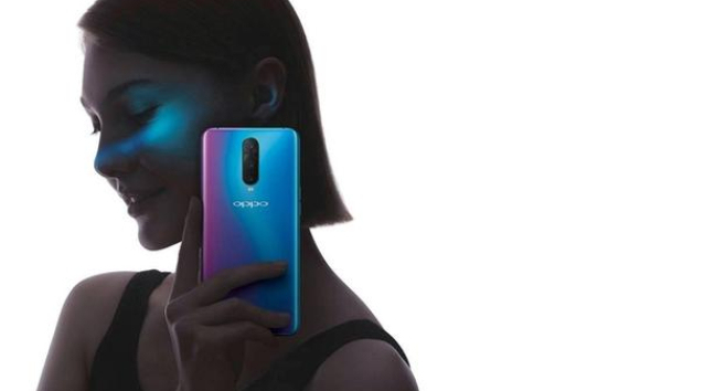 OPPO R17 Pro与华为P20 Pro样张对比，R17 Pro夜间拍摄更具特色_百科TA说